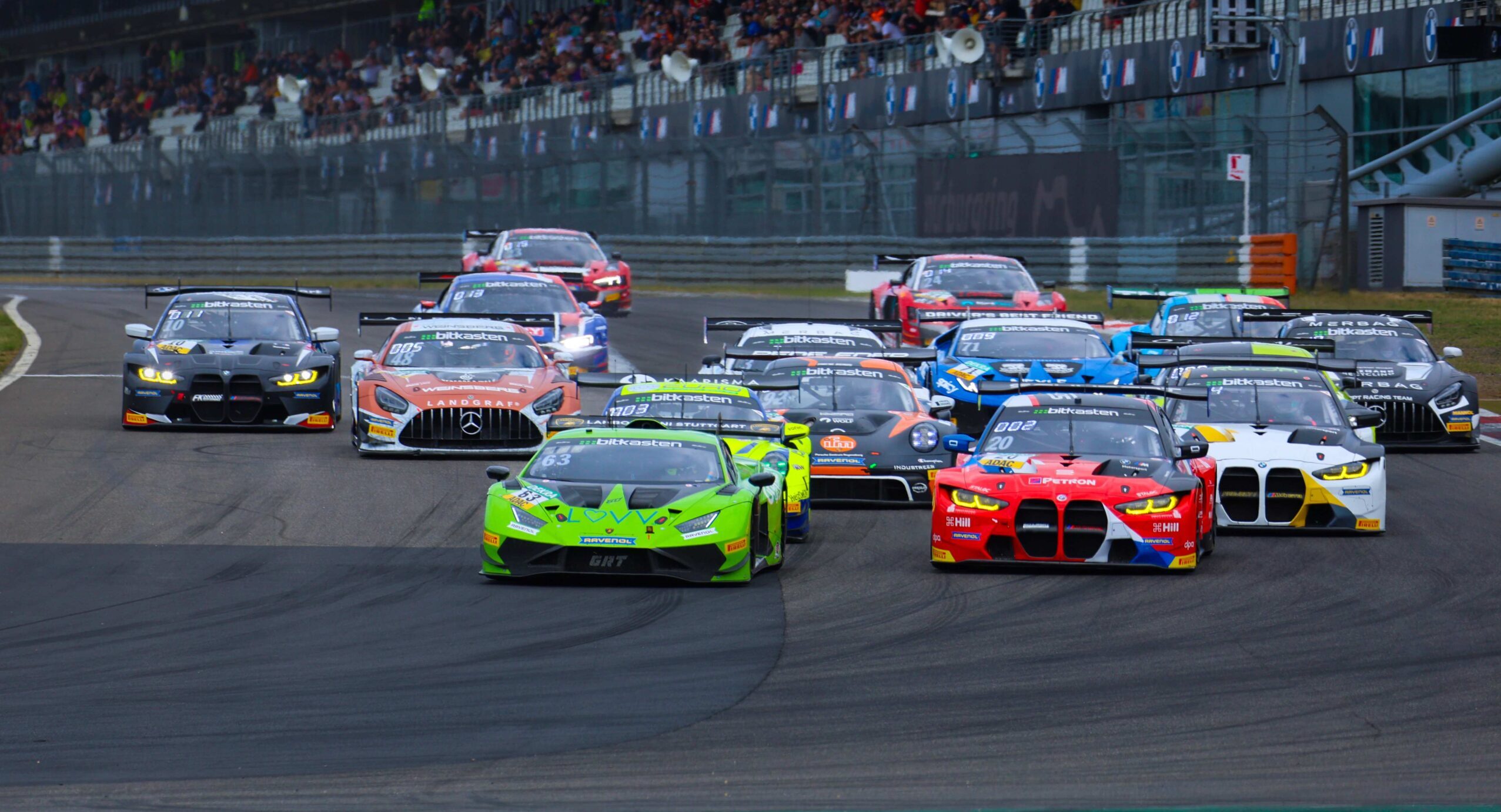 Benjamín Hites logra doble triunfo en Nürburgring - +Motor Chile