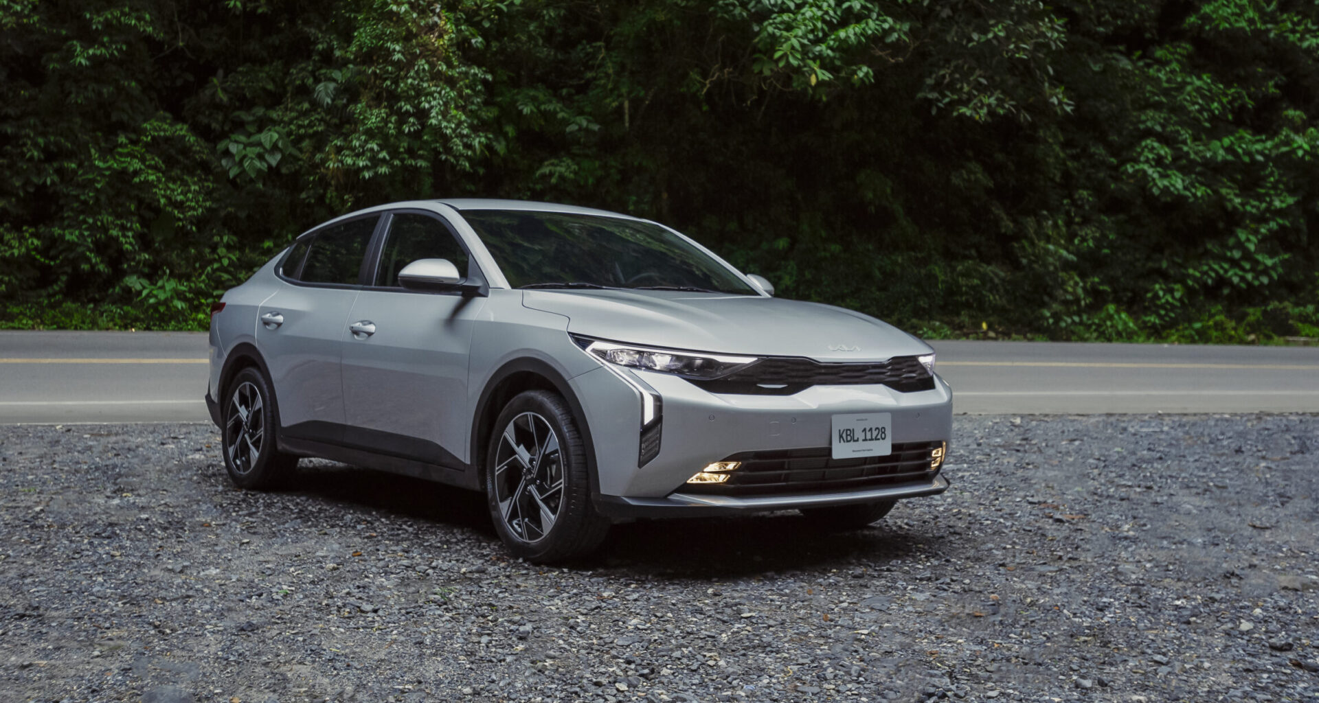 El nuevo sedán Kia K3 llega al mercado chileno - +Motor Chile