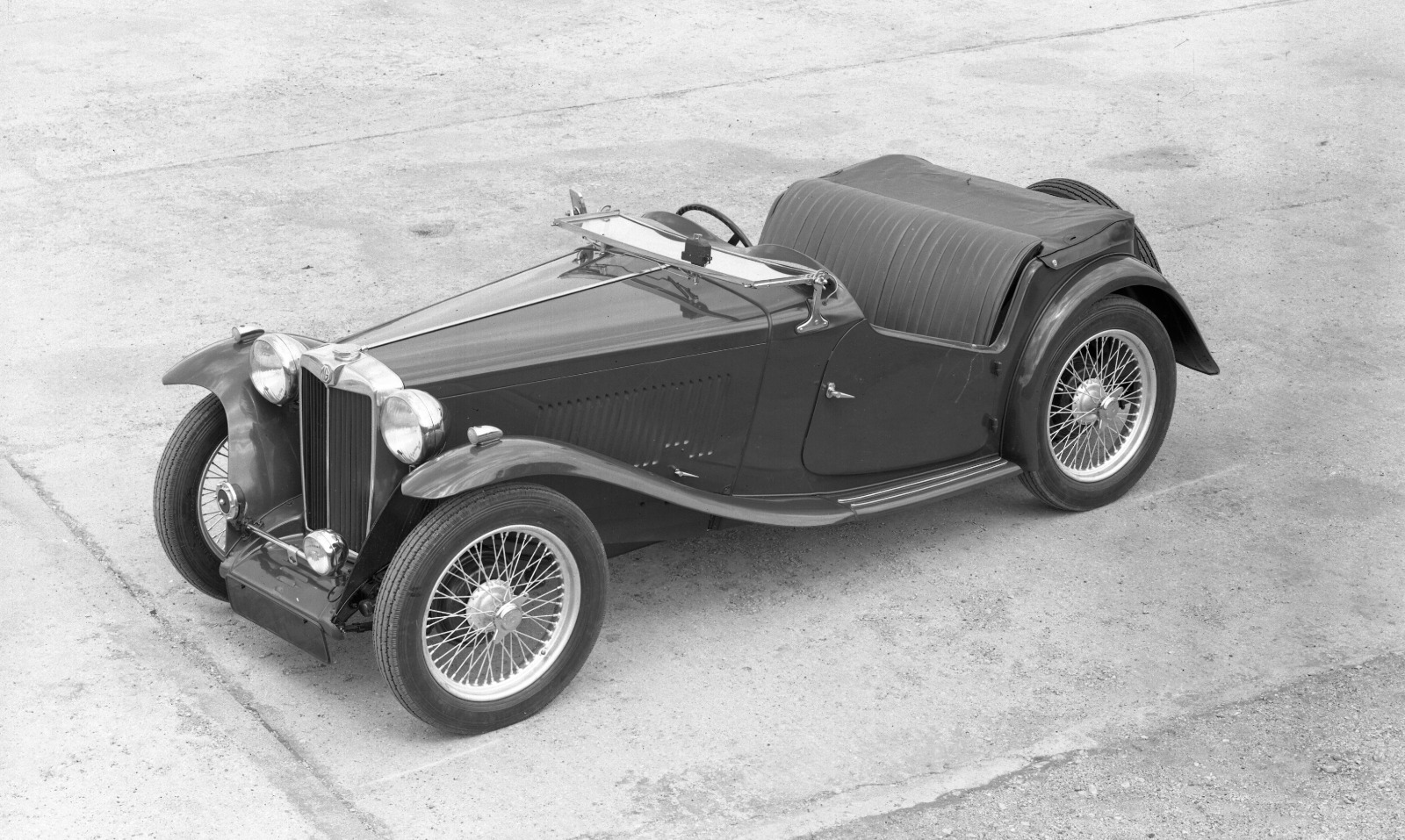 Celebrando un siglo de innovación y pasión por los autos: los 100 años ...