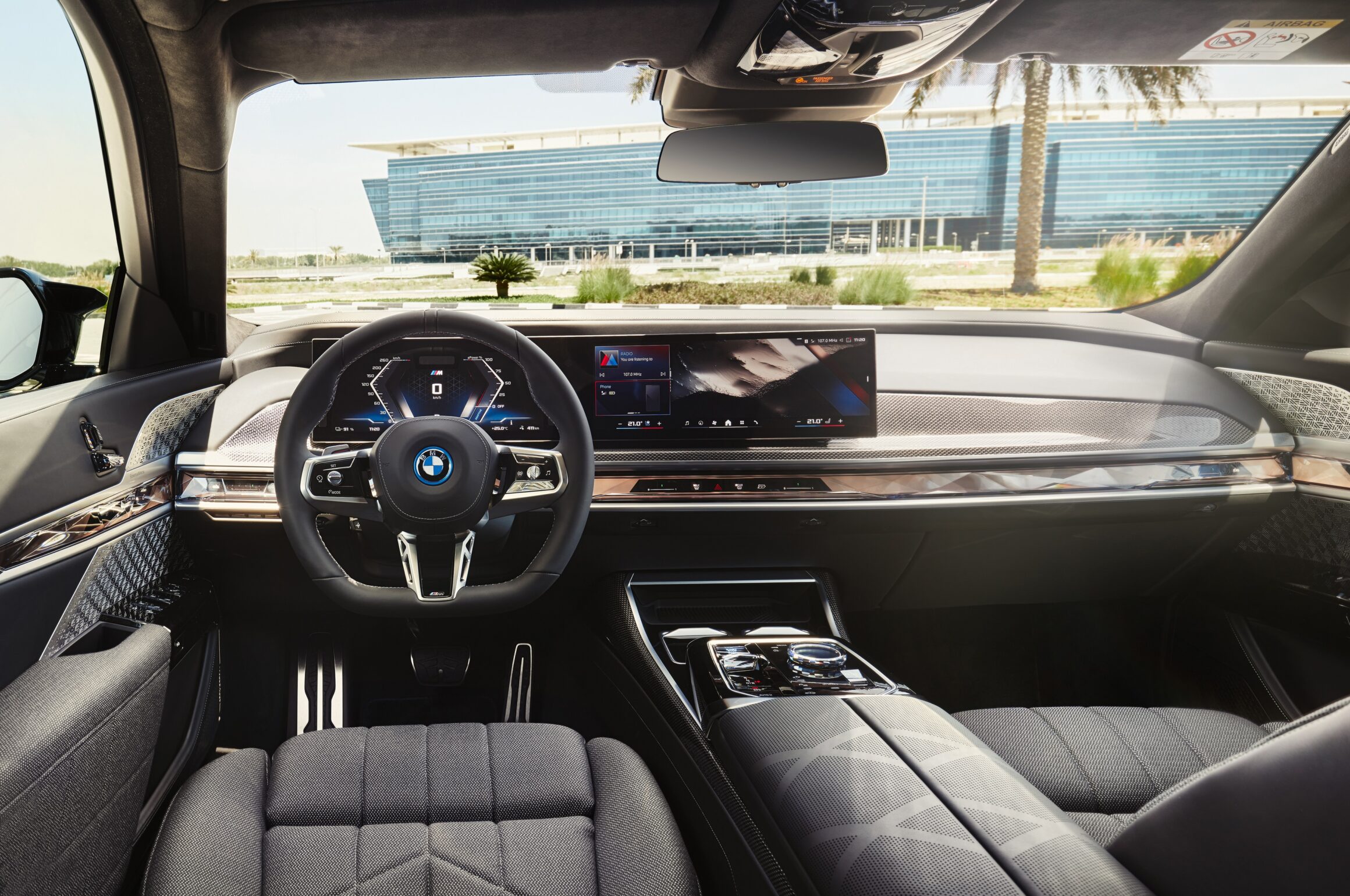 Un nuevo hito en innovación: BMW ConnectedDrive y BMW i7 llegan a Chile ...