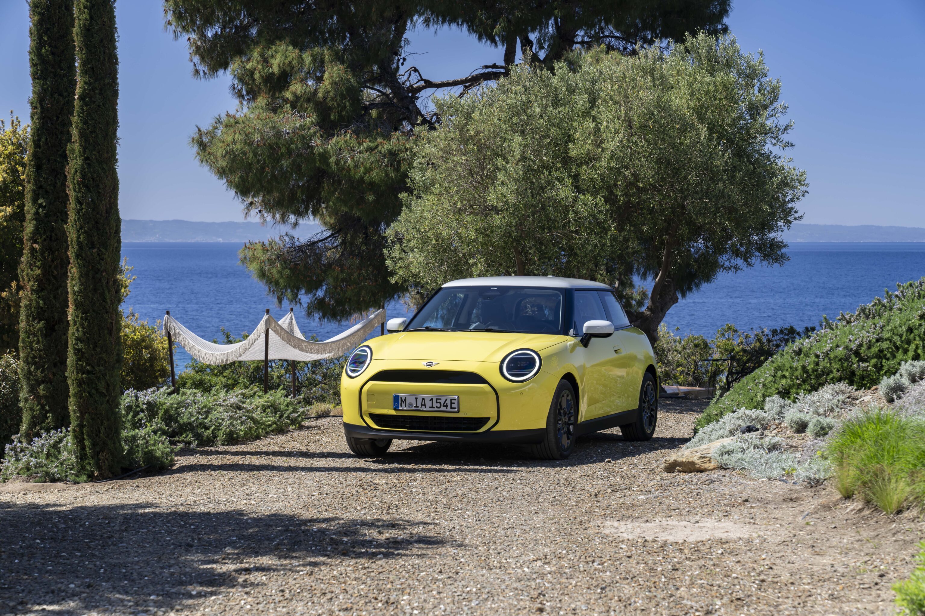 MINI celebra 65 años y presenta el Cooper 3 puertas eléctrico - +Motor ...