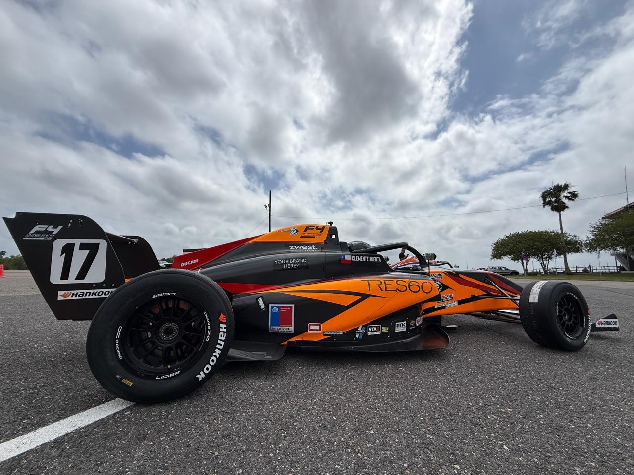 Clemente Huerta top 6 tras inicio de la F4 USA - +Motor Chile